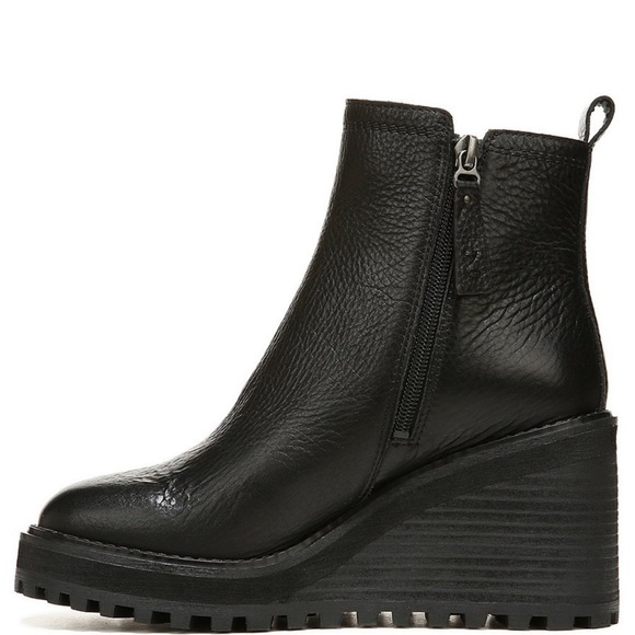 Zodiac | Shoes | New Zodiac Julie Leather Platform Wedge Bootiesblack ...